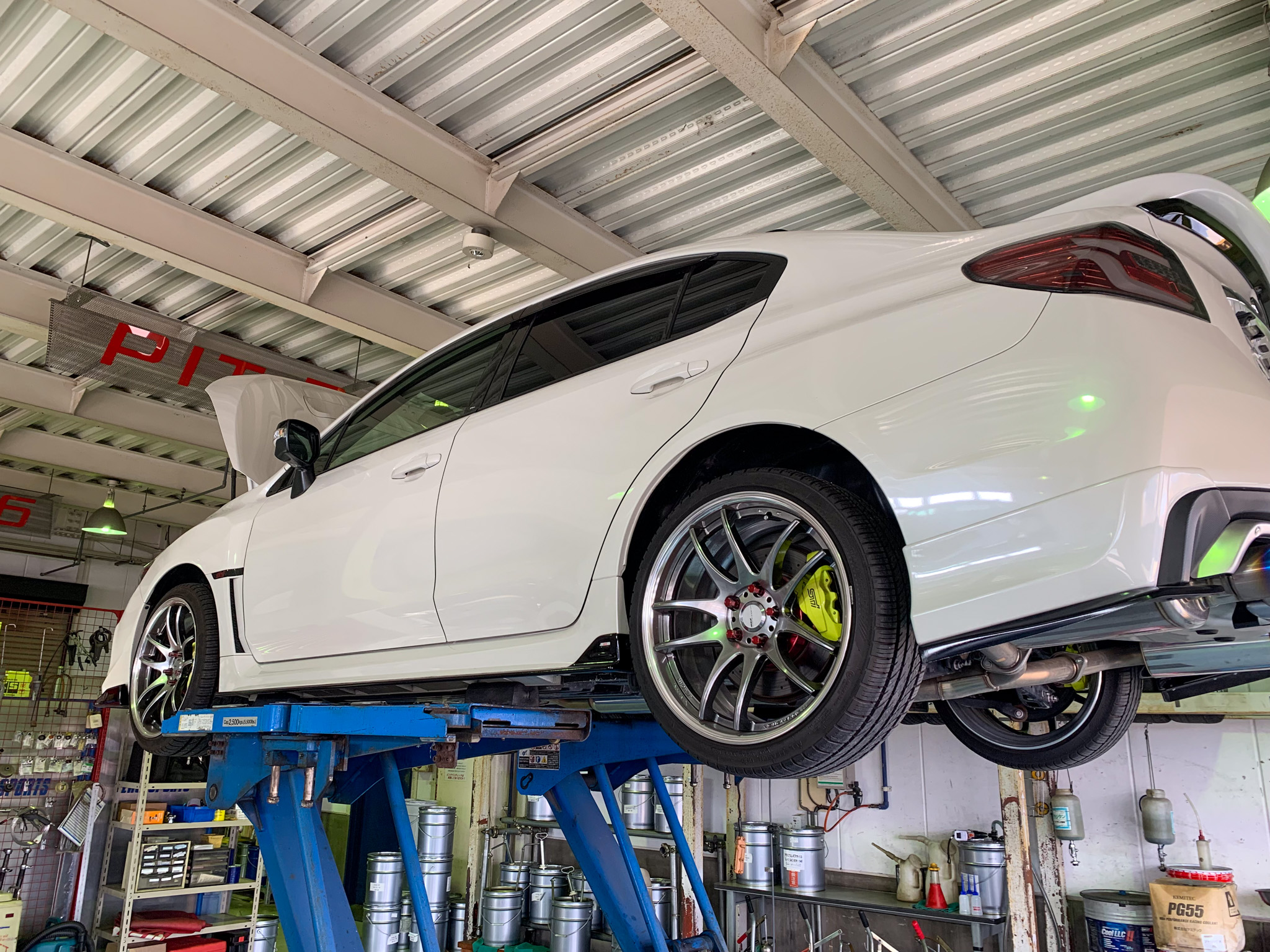 WRX STI VAB HKSメタルキャタライザーの取付け - ZEROMAX